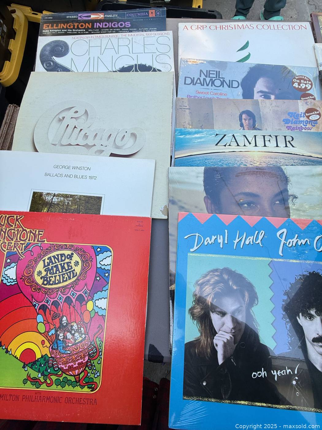 Lot of 30–40 Mixed Artist Vinyl LP Records | Maxsold