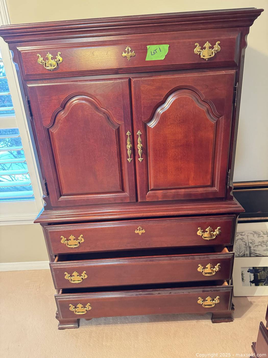 6-Piece Mahogany Veneer Bedroom Set | Maxsold