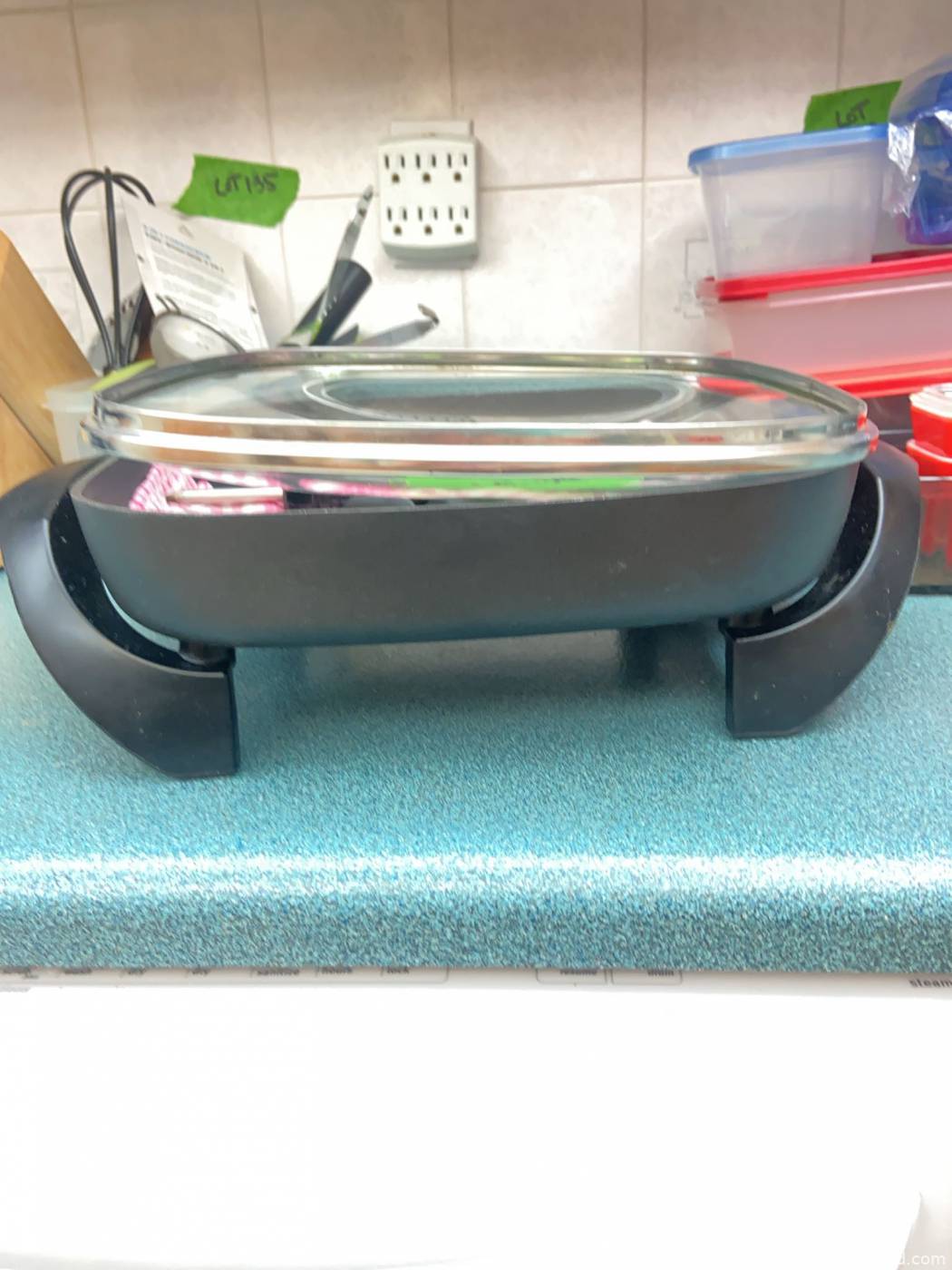 Black+Decker square electric skillet | Maxsold