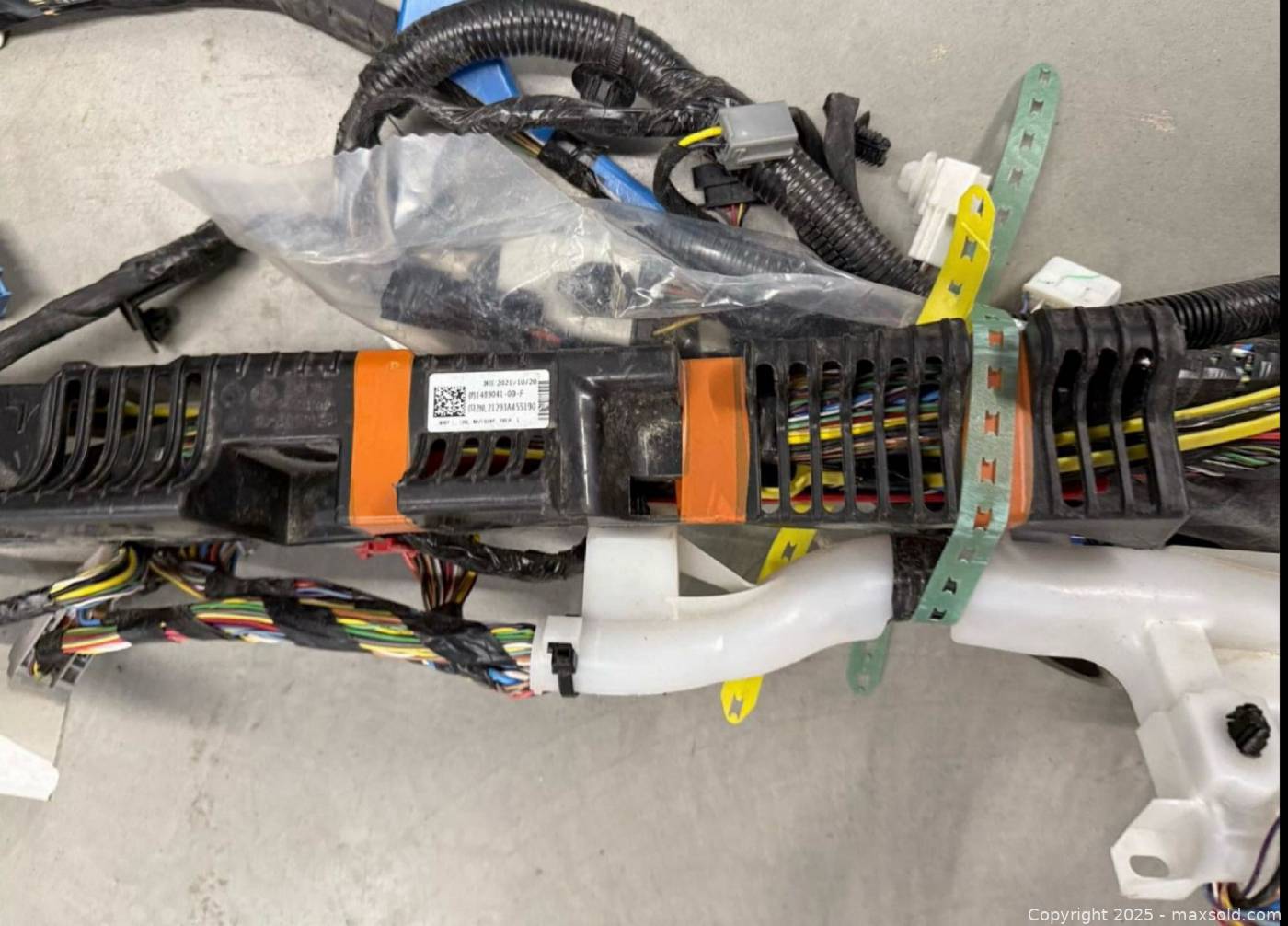 Tesla Model S front body wiring harness | Maxsold