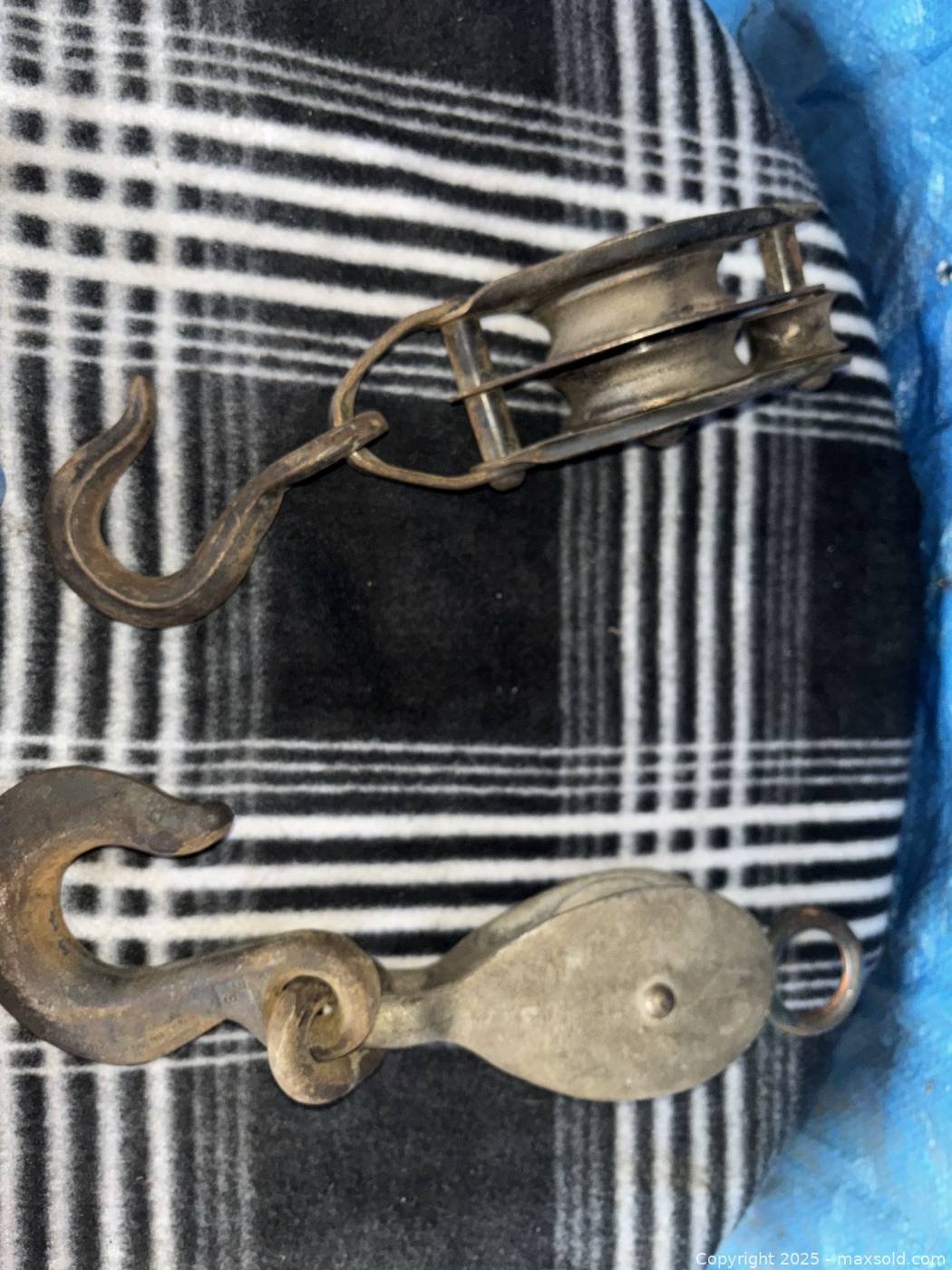 Two metal block pulleys, folding utensil multi-tool, leather sheath ...