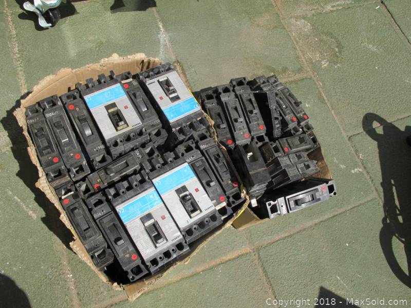 Used Circuit Breakers Various Sizes | Maxsold