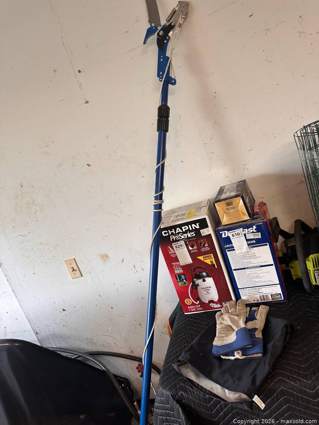 Home Pro telescopic tree saw | Maxsold