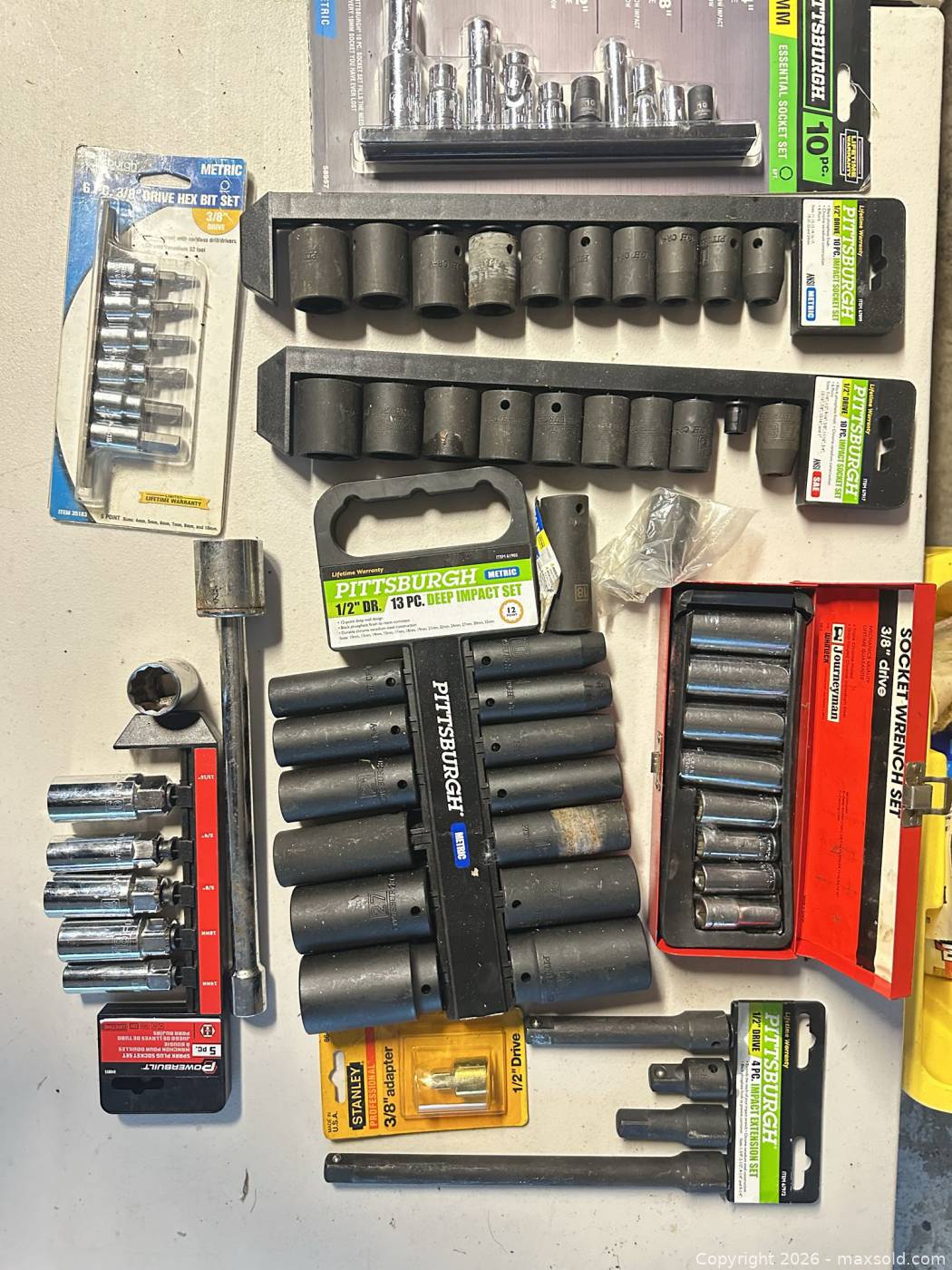 Pittsburgh socket sets assortment | Maxsold
