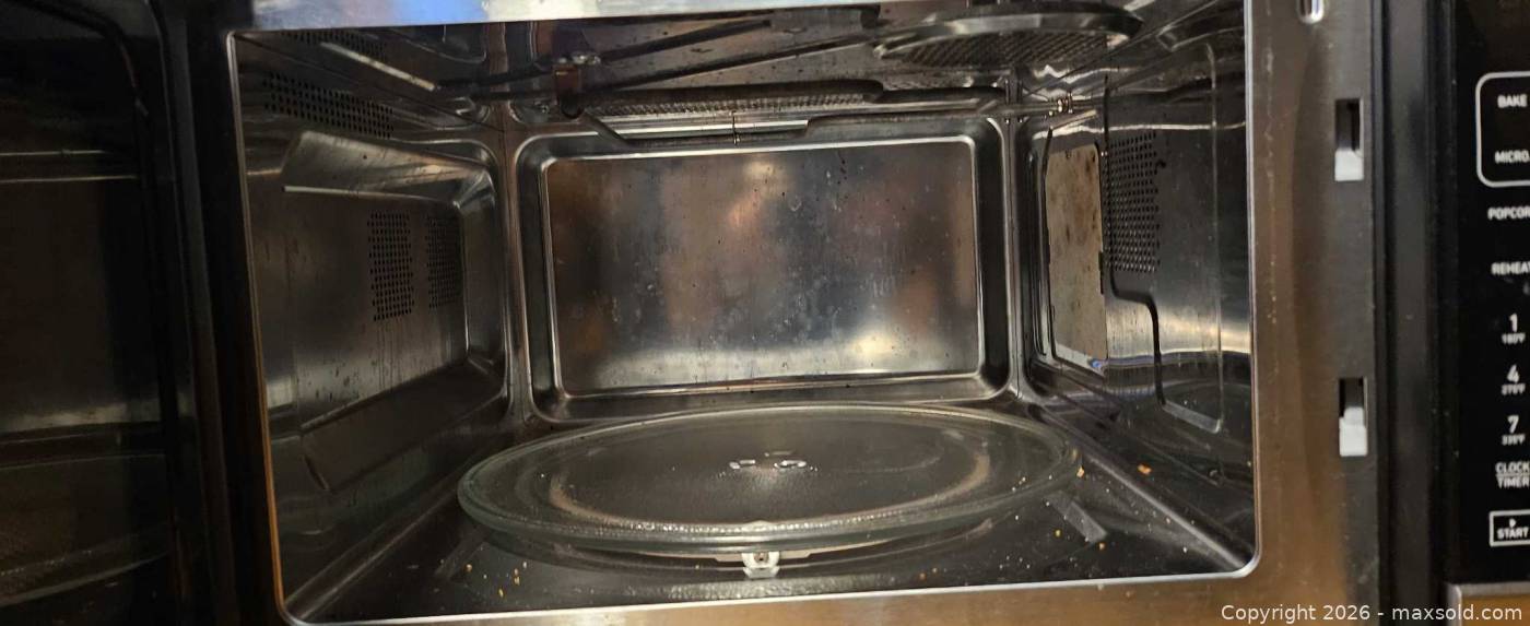 Vissani countertop microwave with air-fry & convection | Maxsold