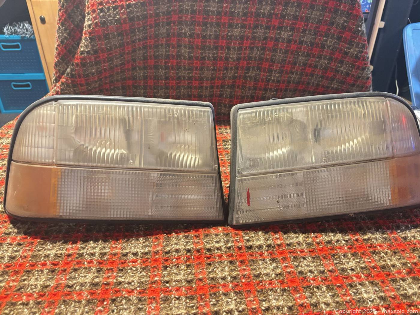 Chevrolet S-10 Blazer headlight assemblies | Maxsold