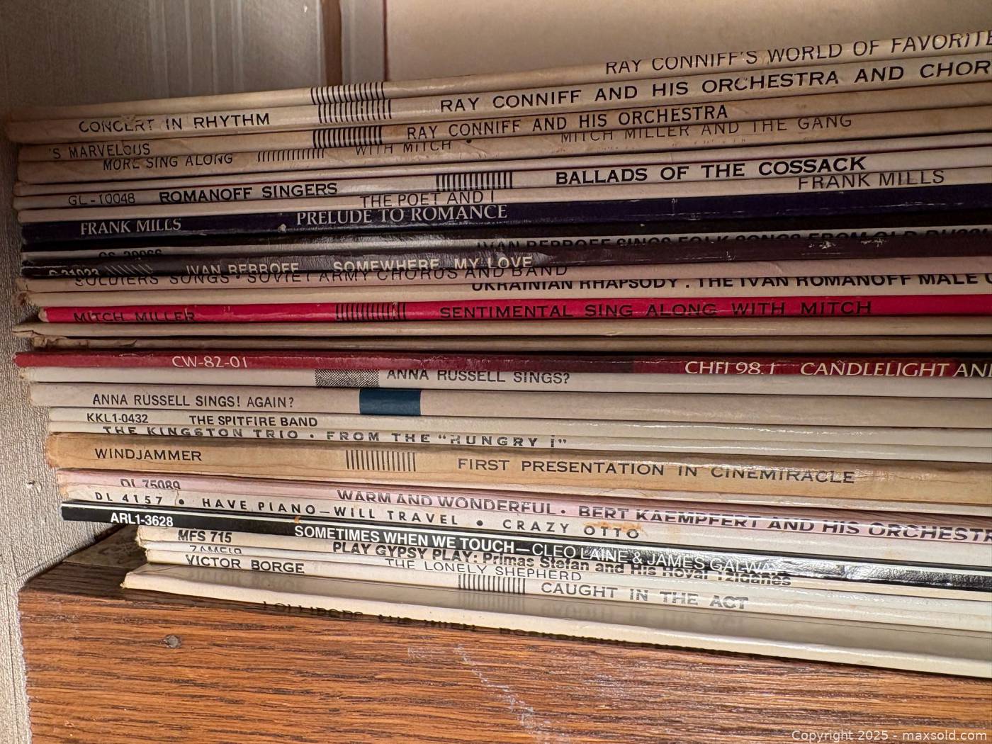 Vinyl record collection LPs, 10" & 45s | Maxsold