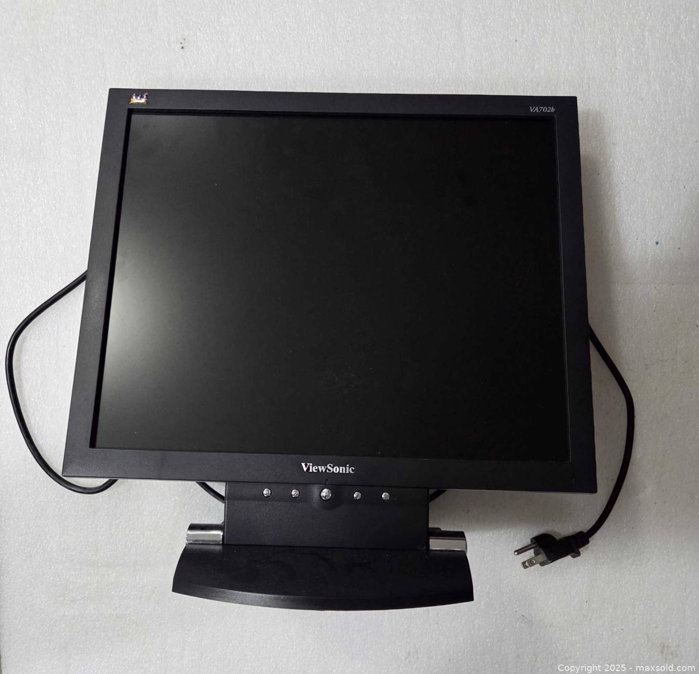 ViewSonic 17-inch LCD computer monitor | Maxsold