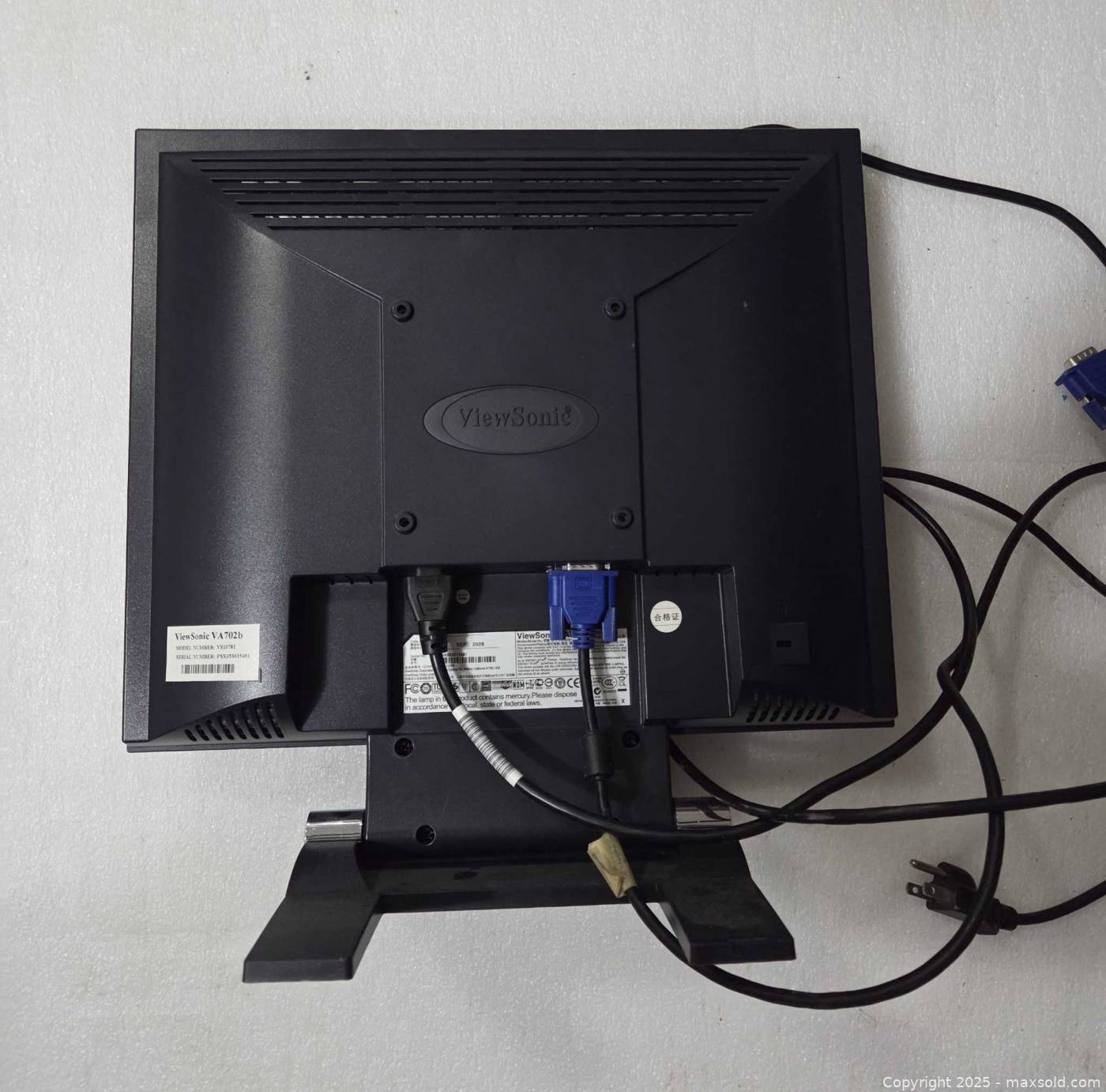 ViewSonic 17-inch LCD computer monitor | Maxsold