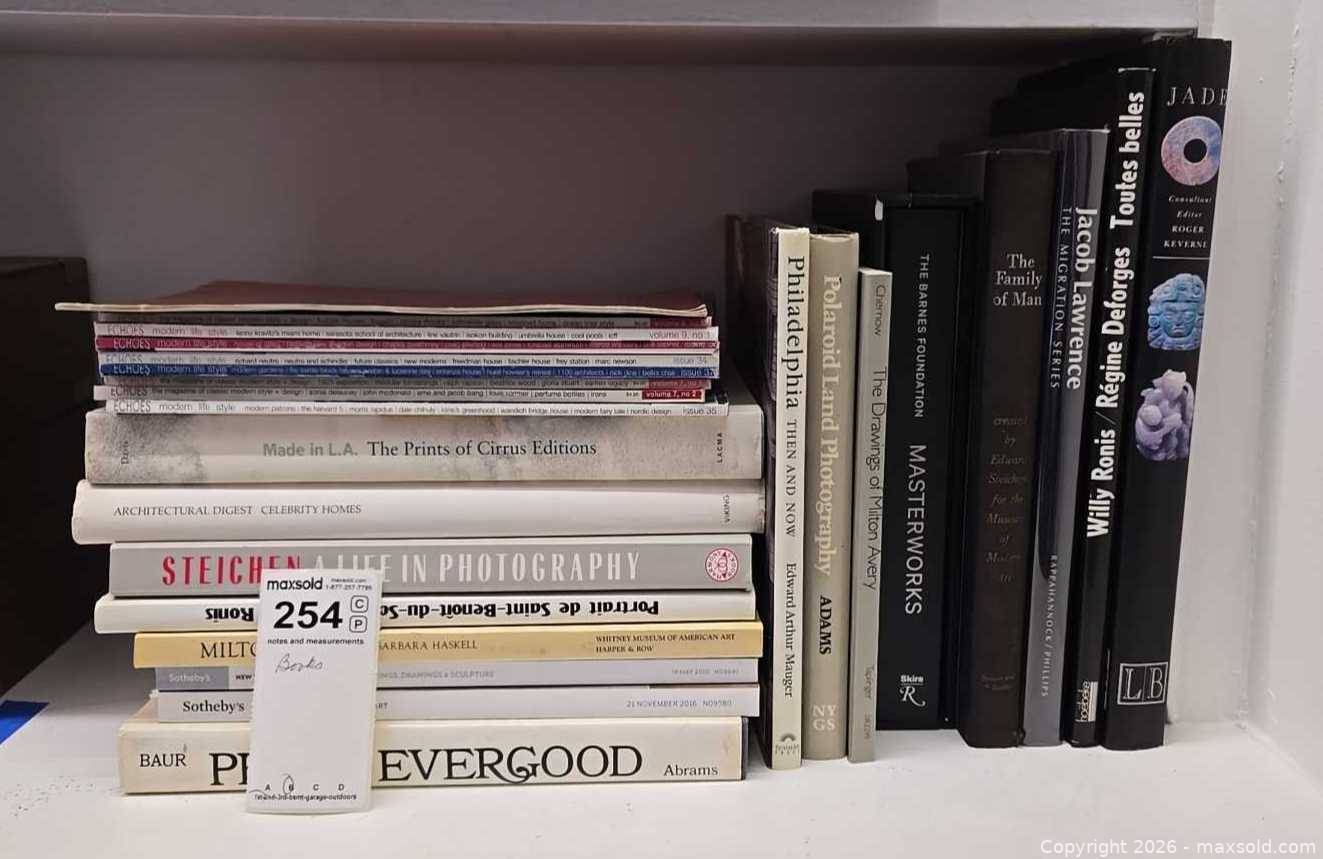 Art and photography book collection | Maxsold