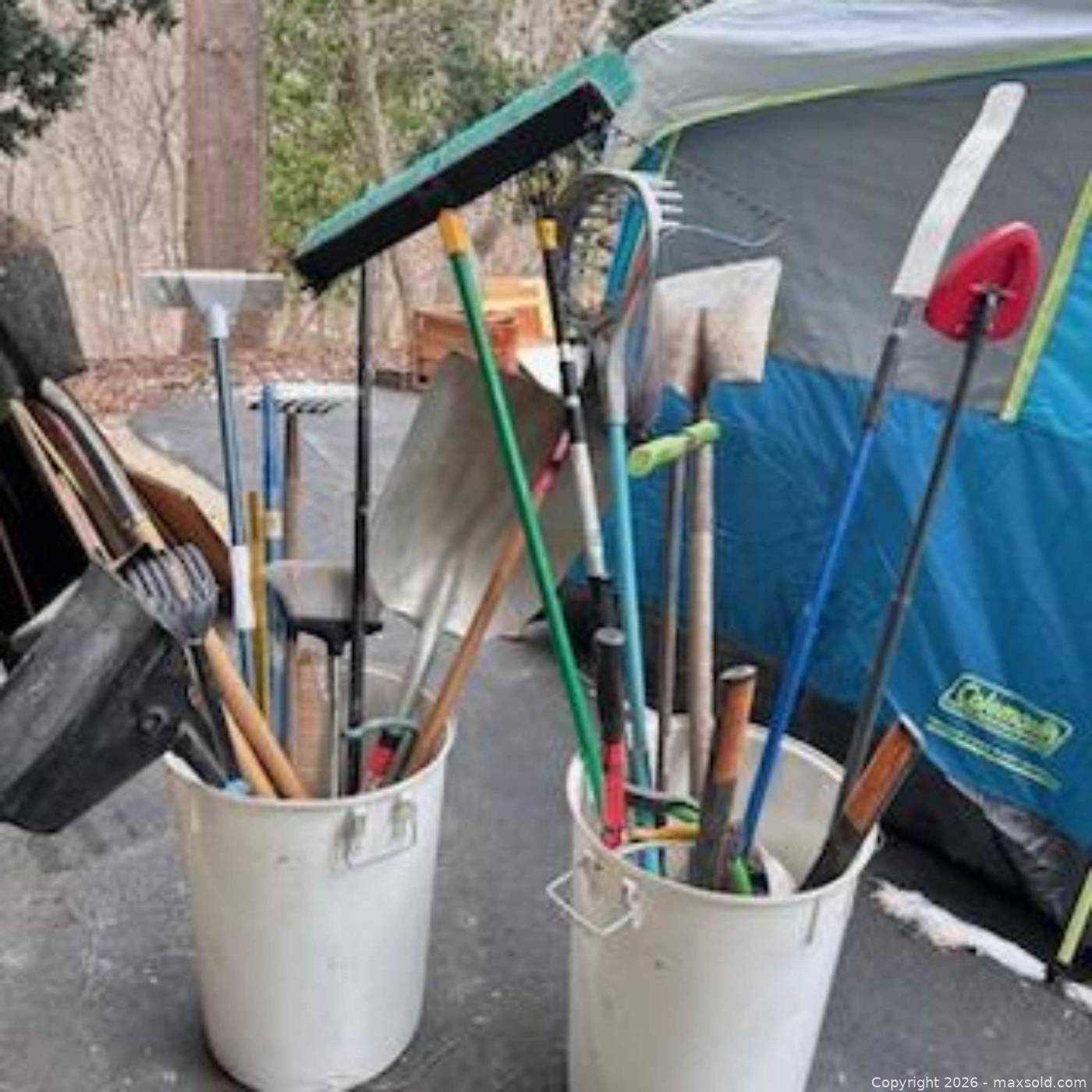 Yard and garden hand tools assortment | Maxsold