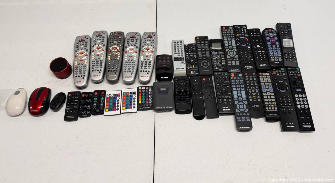 Assorted remote controls | Maxsold