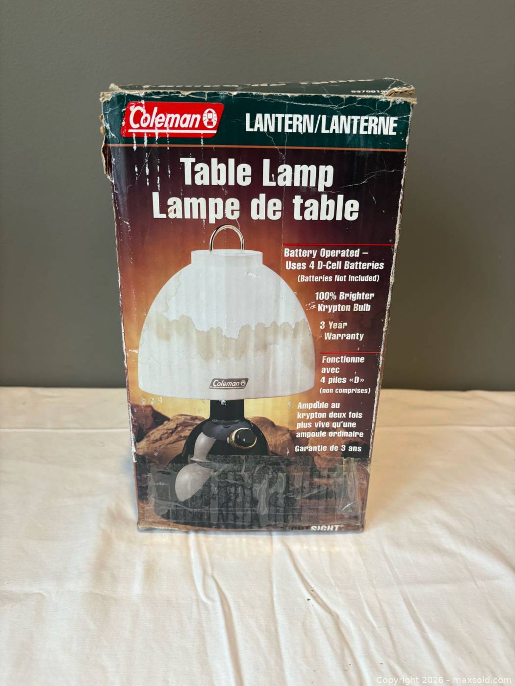 Coleman battery-operated table lamp lantern | Maxsold