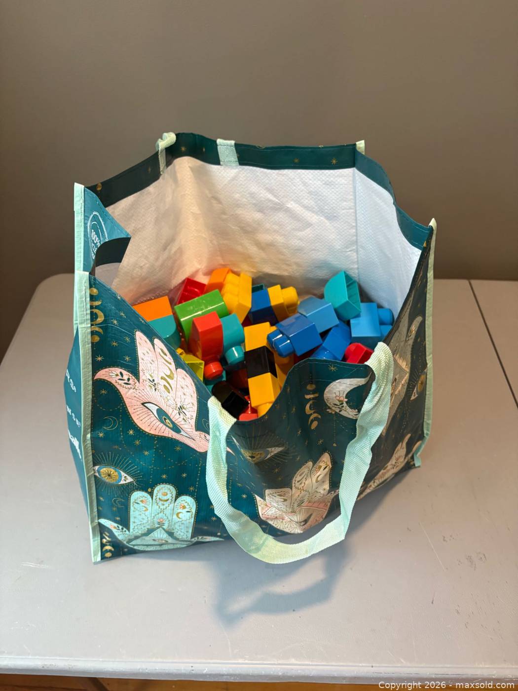 Multicolor plastic building blocks set | Maxsold