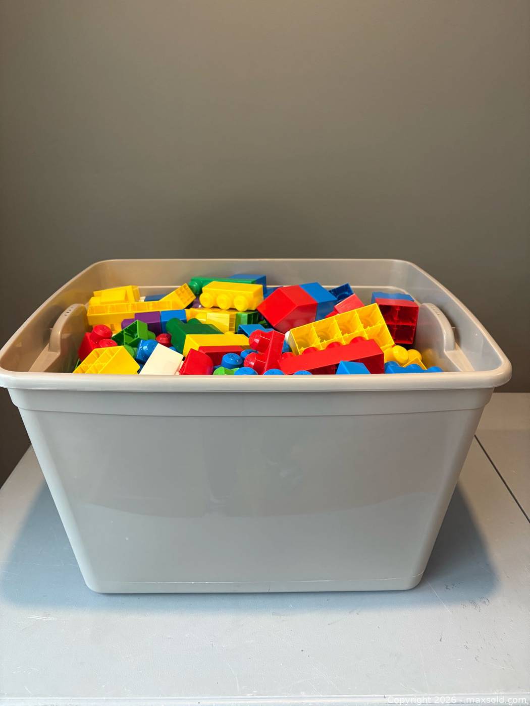 Building Blocks Set With Storage Bin | Maxsold