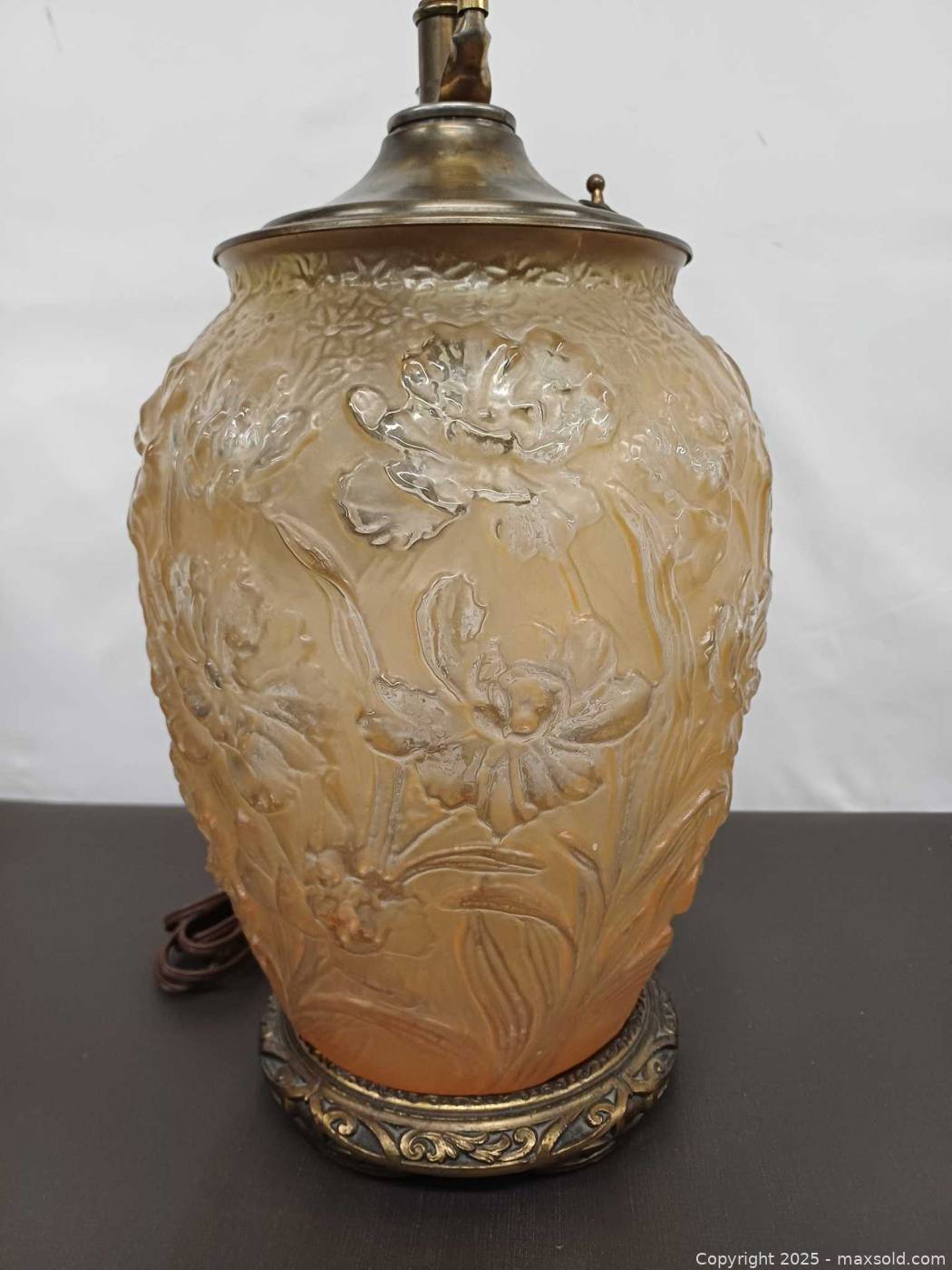 Vintage Consolidated Glass Floral Table Lamp | Maxsold