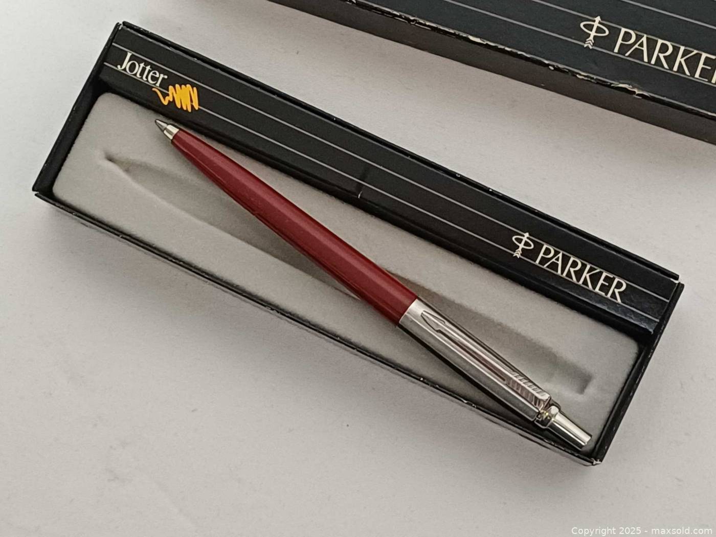 Parker Jotter ballpoint pen with box | Maxsold