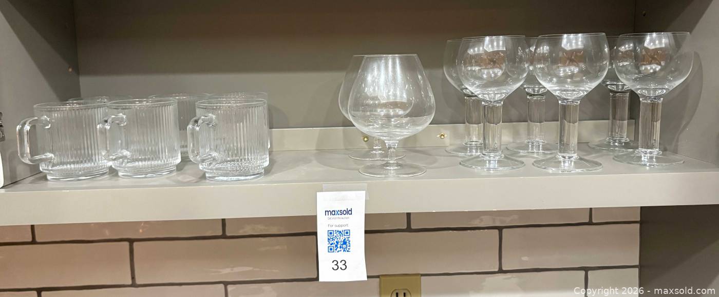 Mixed Clear Glassware, 14 Pieces | Maxsold