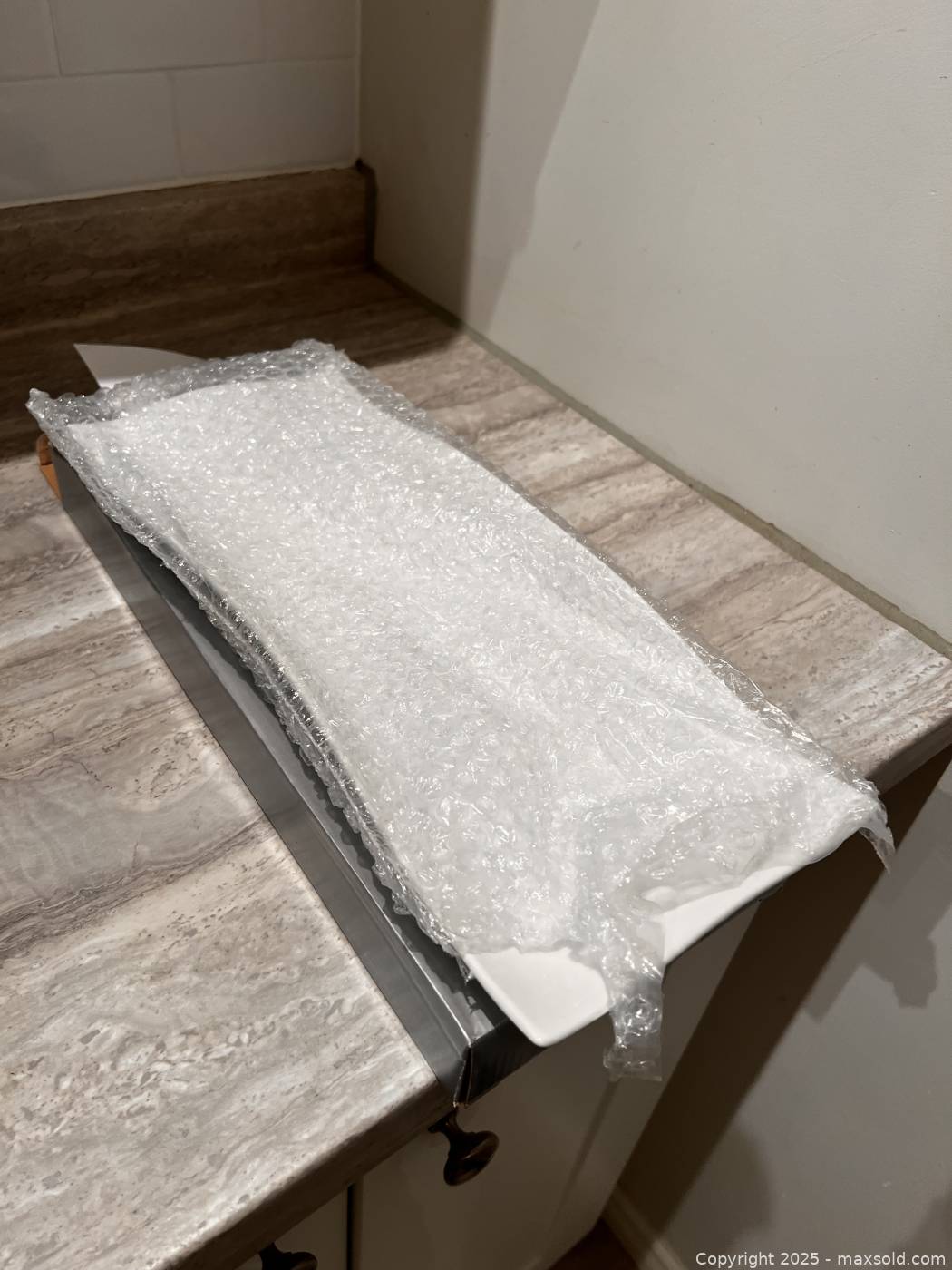 White long rectangular porcelain plate | Maxsold
