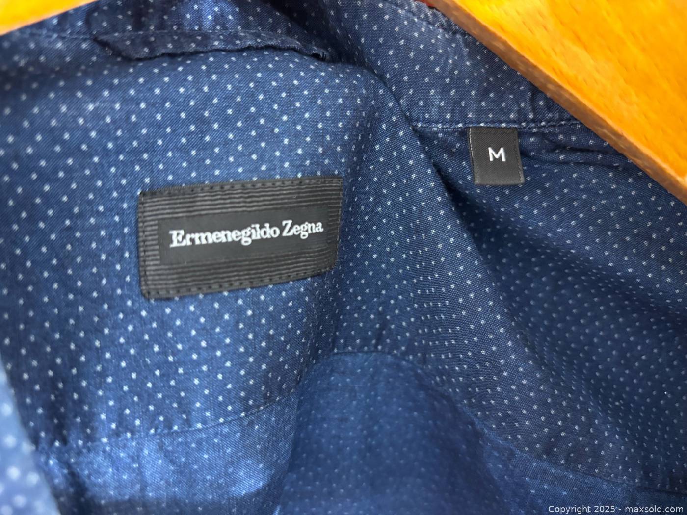 Men’s Italian dress shirts size M slim fit | Maxsold