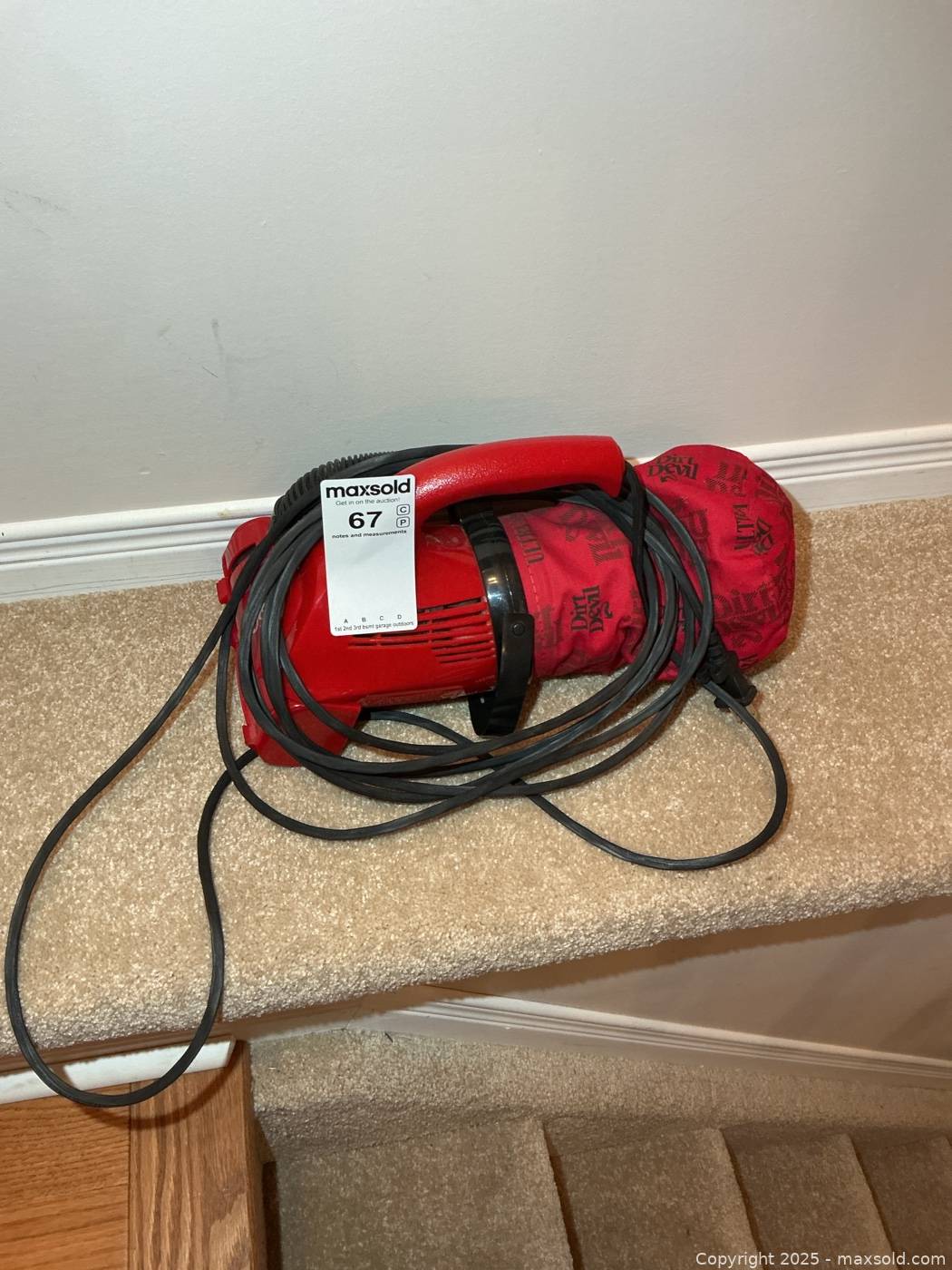 Dirt Devil handheld corded vacuum | Maxsold