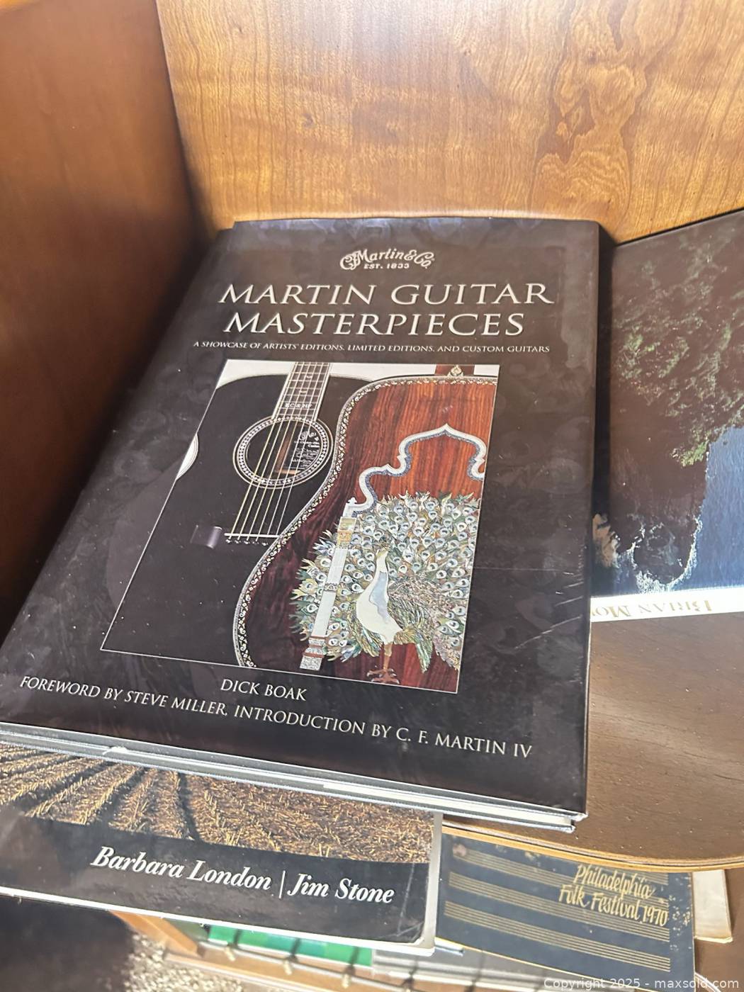 Large-format coffee-table books & manuals | Maxsold