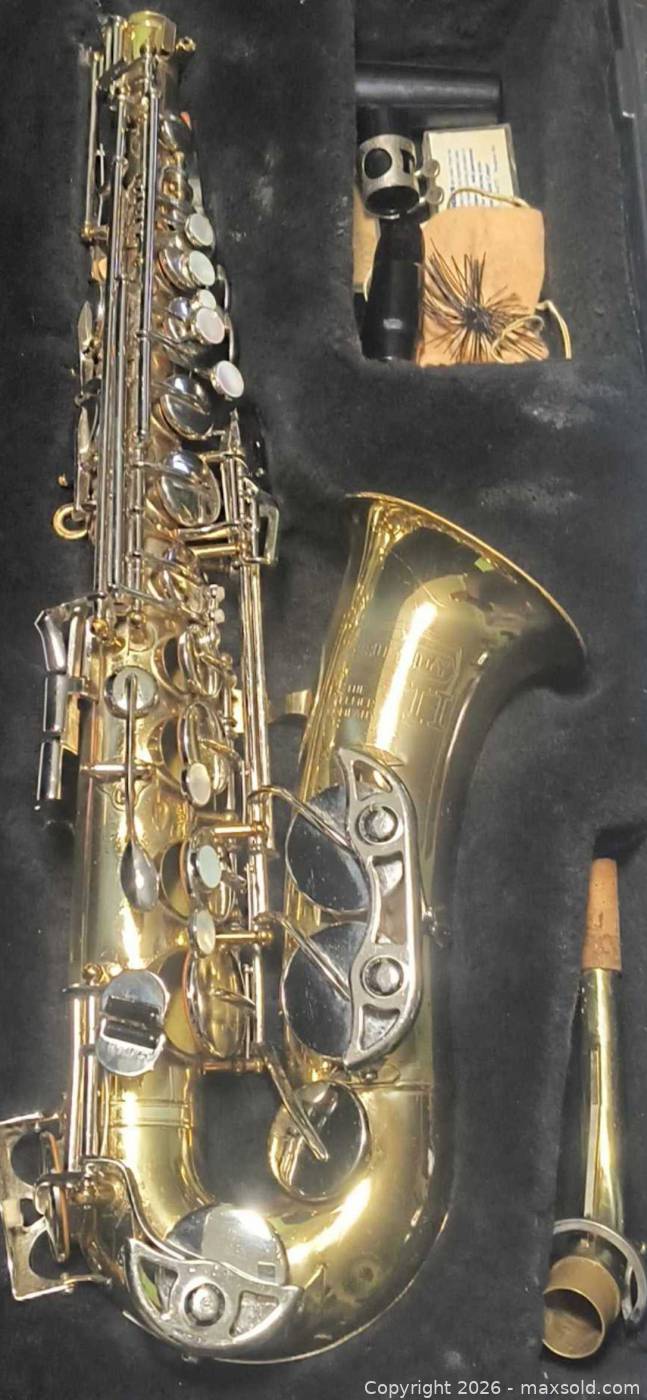 Selmer Bundy II alto saxophone with case | Maxsold