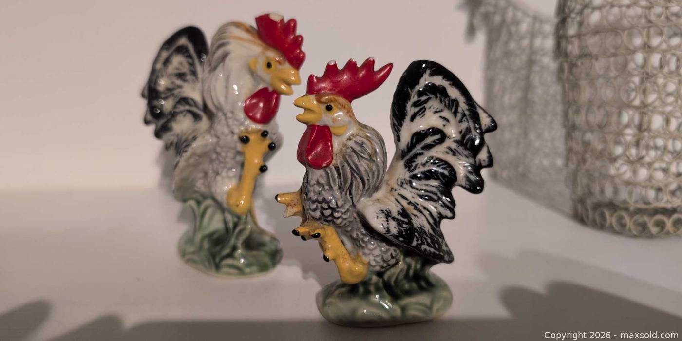 Ceramic Rooster Salt & Pepper Shakers With Wire Rooster Basket | Maxsold