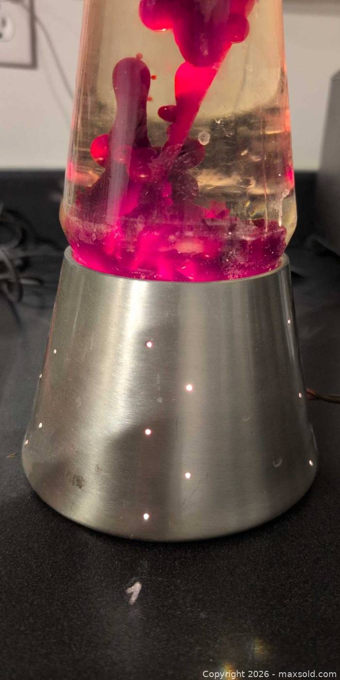 Vintage Cone-Style Lava Lamp, Starlight Pattern | Maxsold