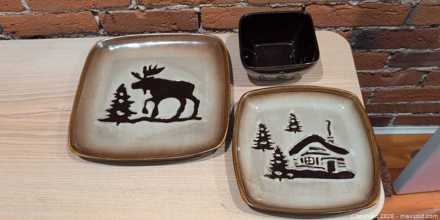 Homestudio Woodland square plates and bowl | Maxsold