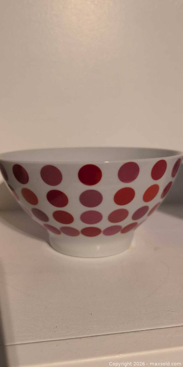 Set of 3 Dottie polka-dot porcelain bowls | Maxsold