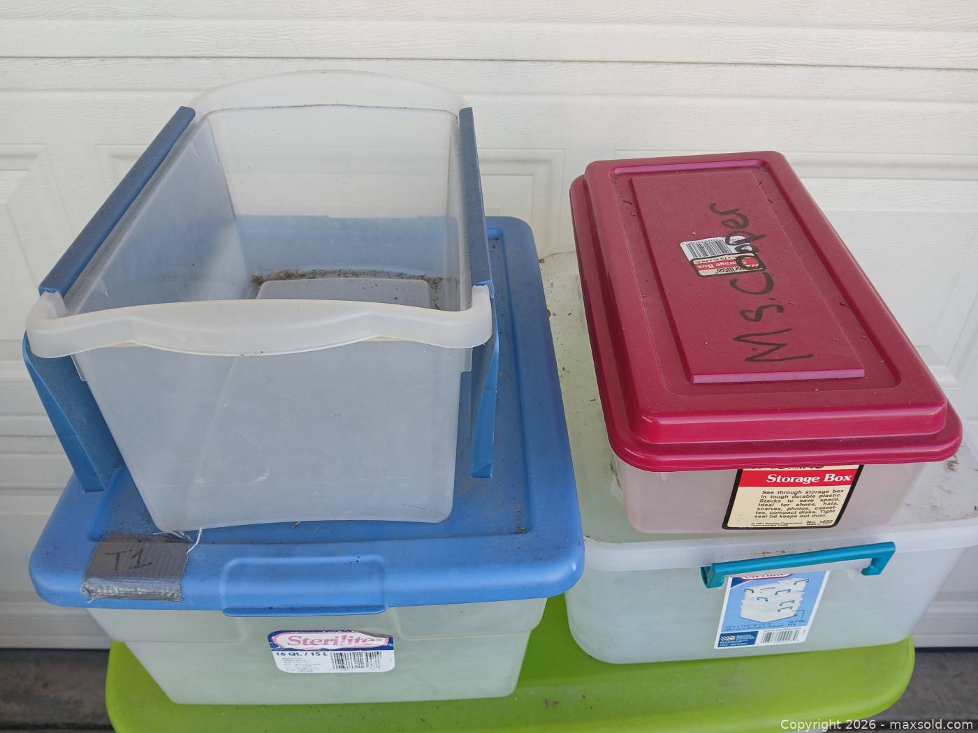 7 plastic storage containers | Maxsold