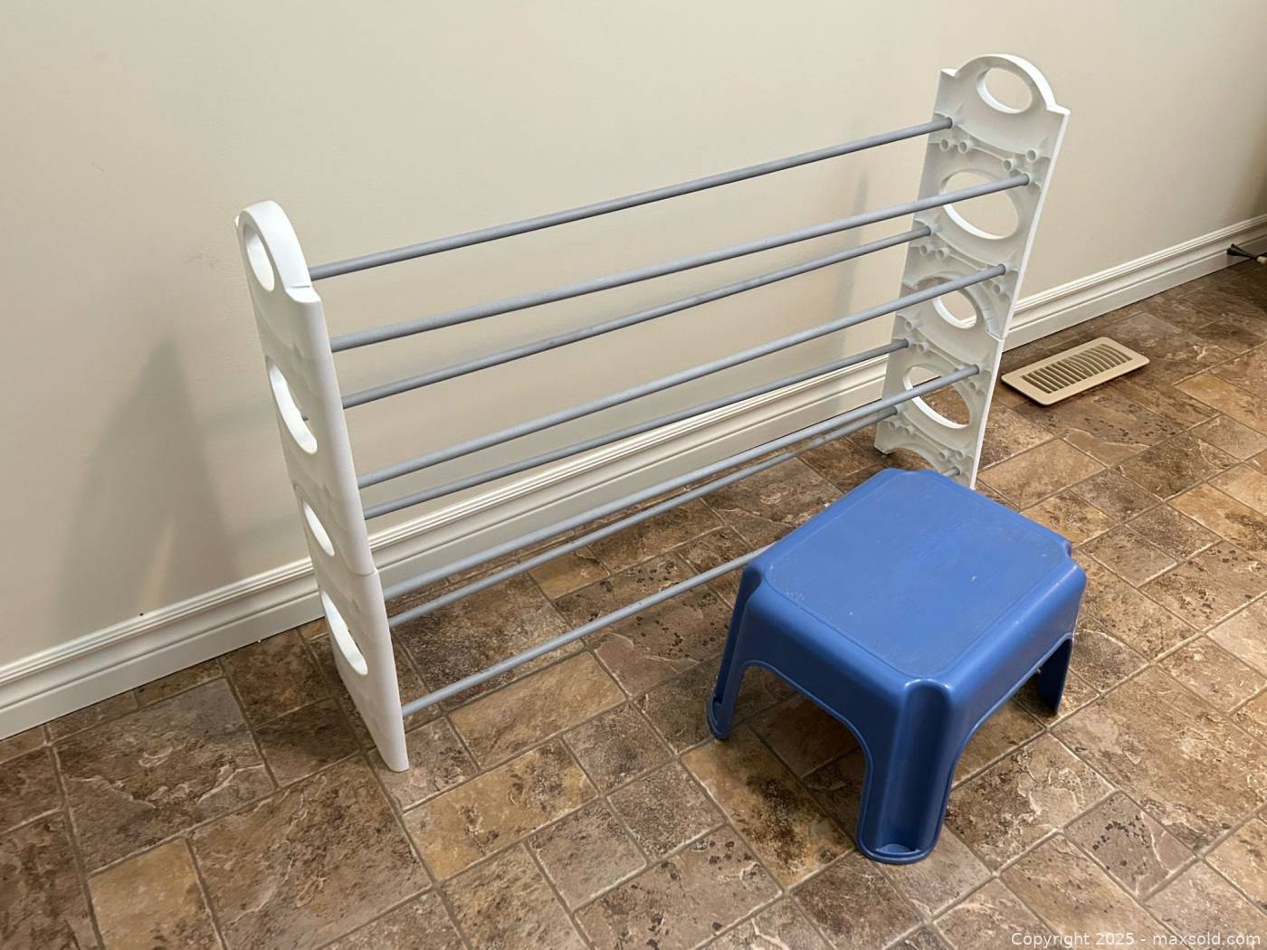4-tier shoe rack and Rubbermaid step stool | Maxsold