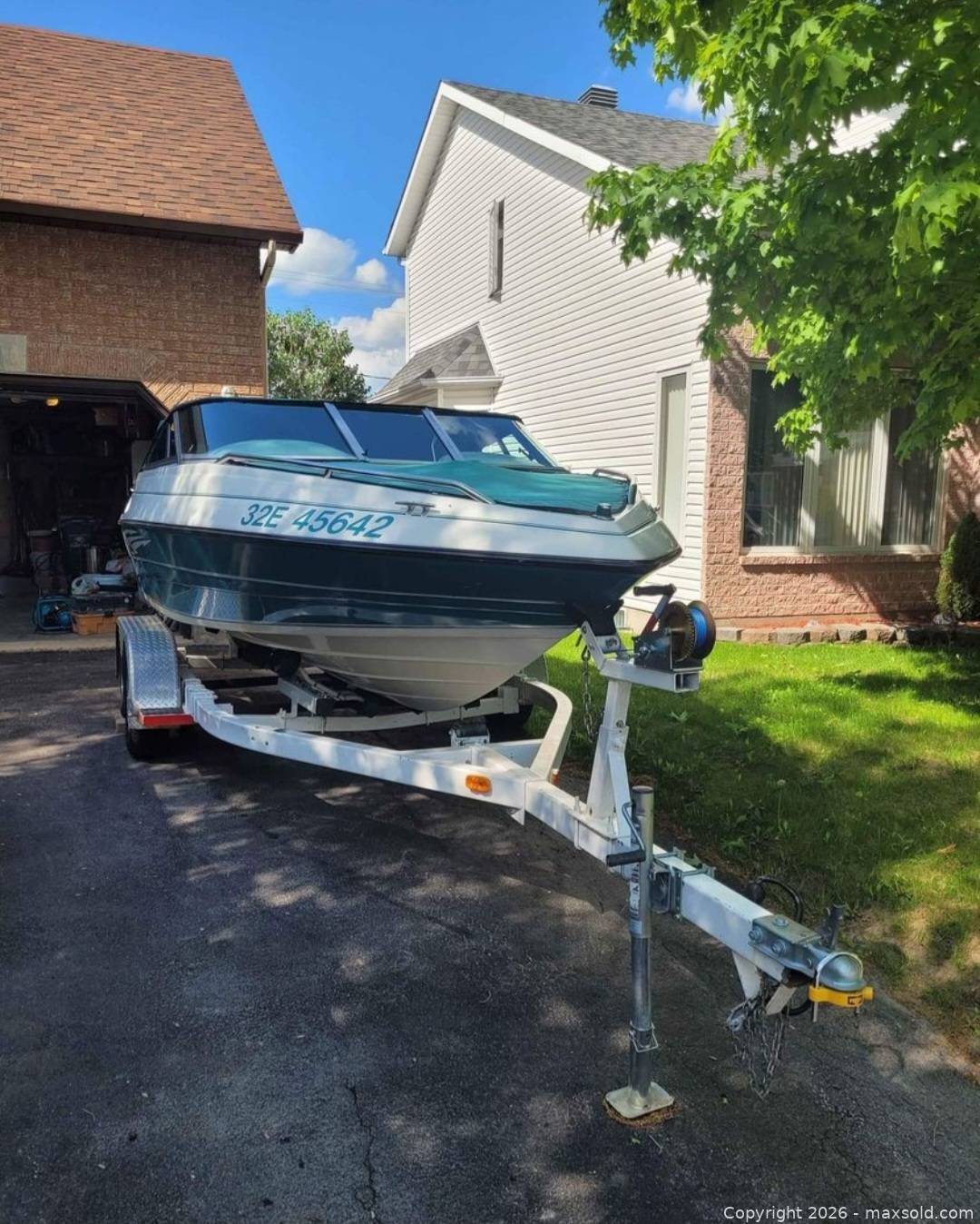 1995 Mariah Talari powerboat with tandem trailer | Maxsold