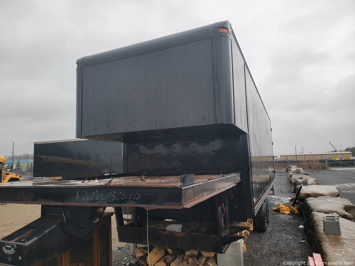 Custom Built 30-Foot Black 5th Wheel Trailer | Maxsold