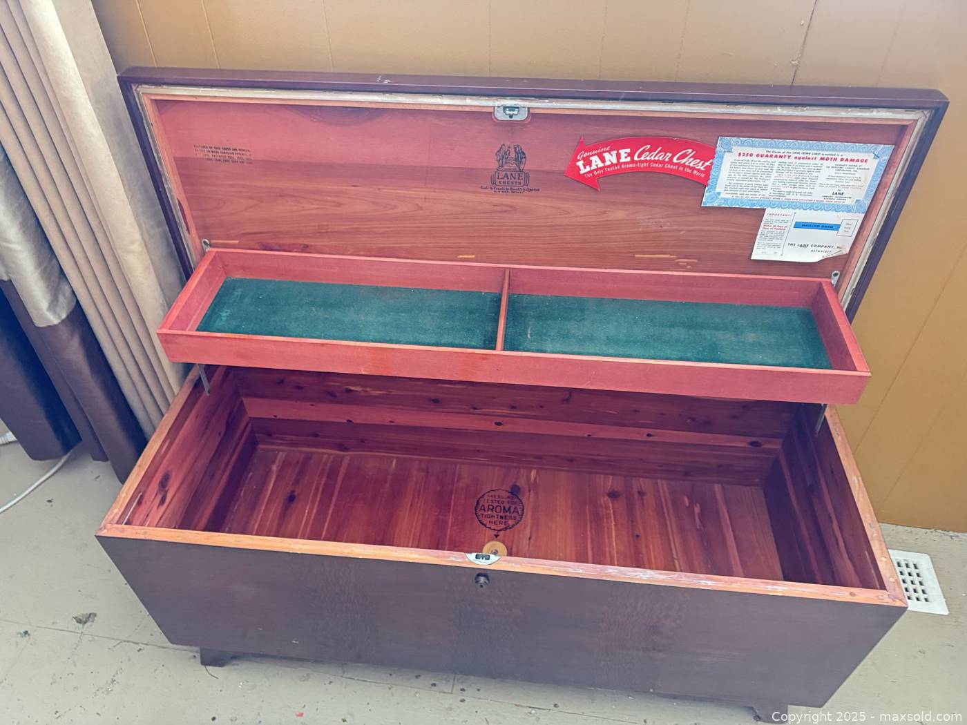 1957 Lane cedar chest | Maxsold