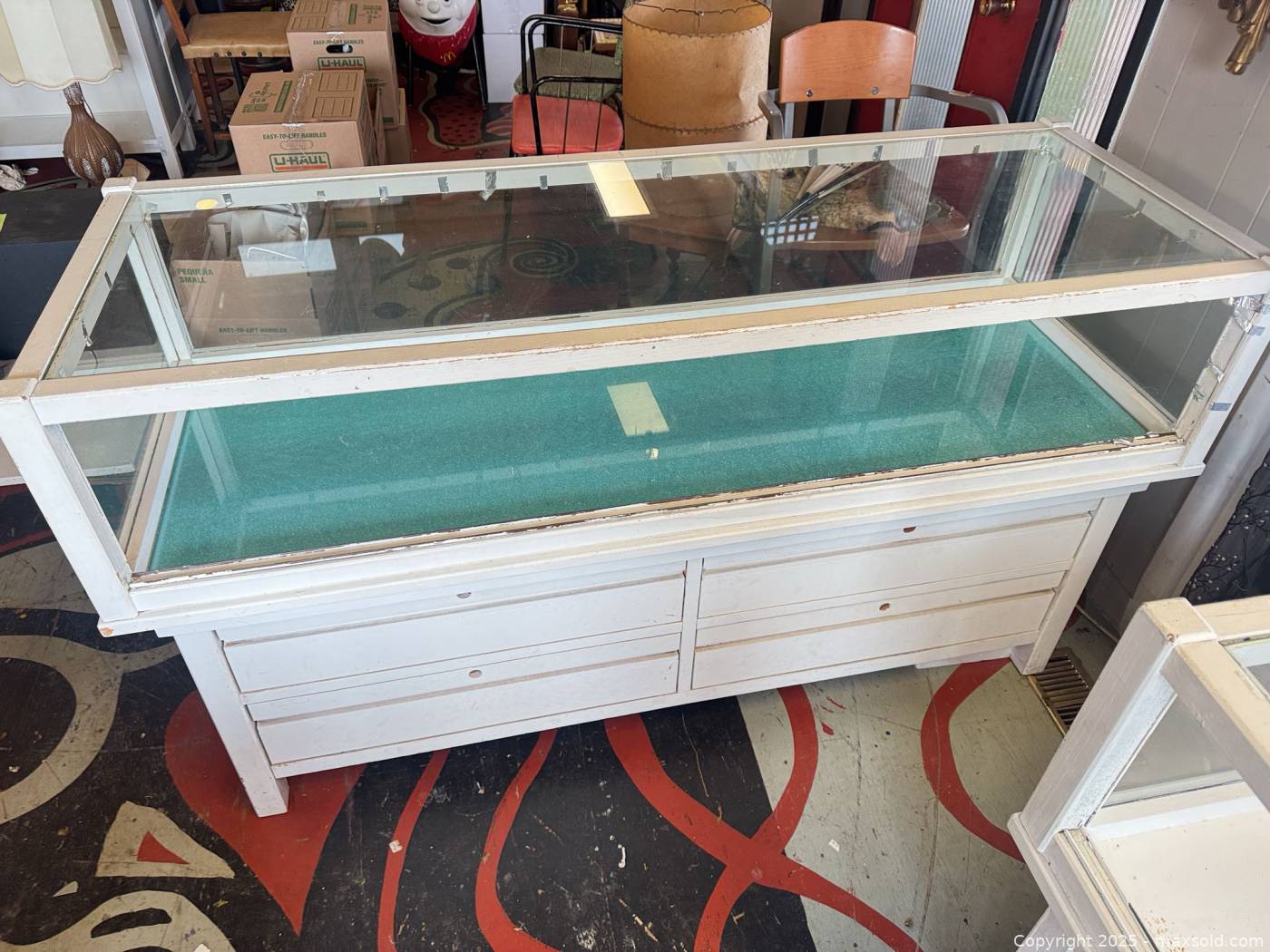 Glass display case counter 66x24x38 | Maxsold