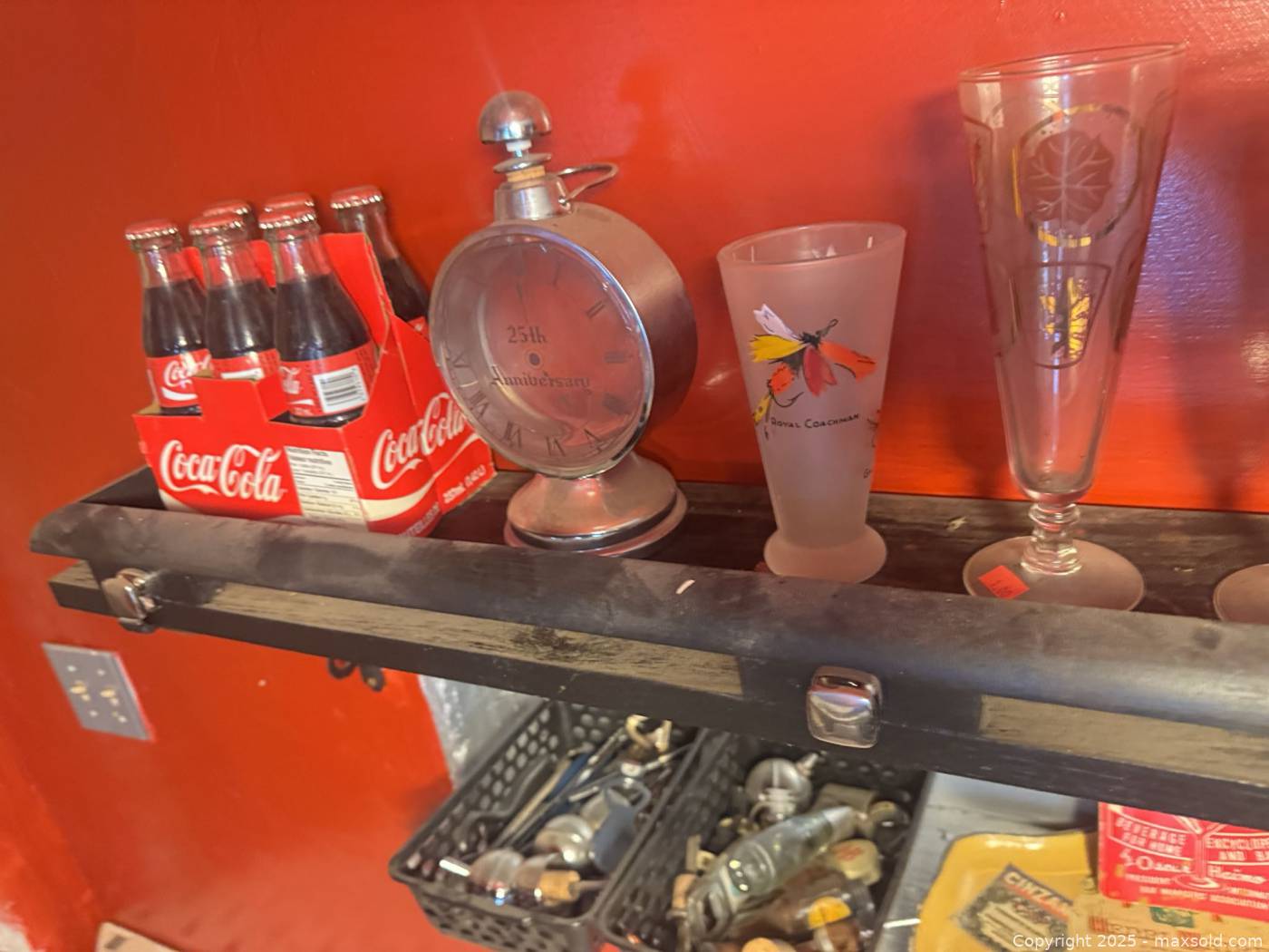 Barware décor lot, Coca-Cola six-pack, glasses, flask, pourers | Maxsold