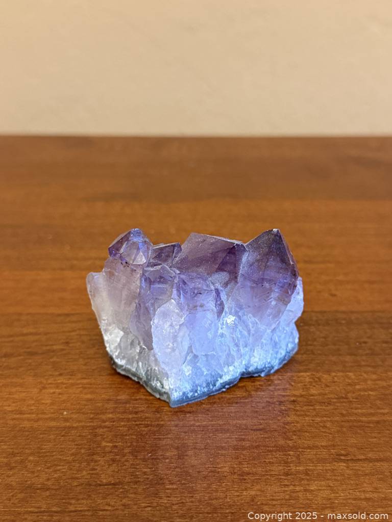 Small amethyst crystal shard cluster | Maxsold
