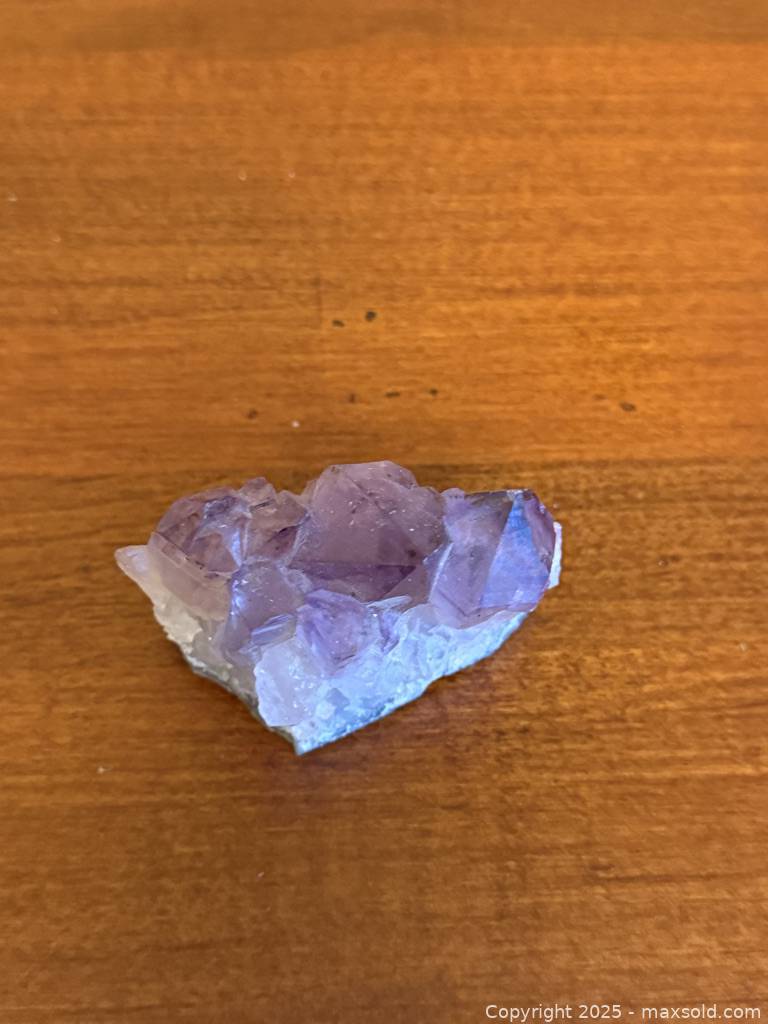 Small amethyst crystal shard cluster | Maxsold