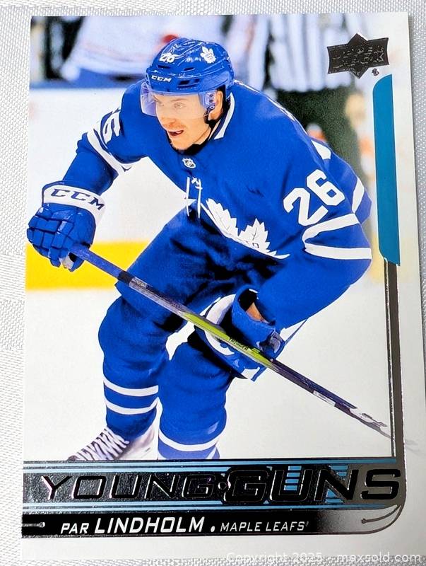 4 Upper Deck Young Guns rookie hockey cards | Maxsold