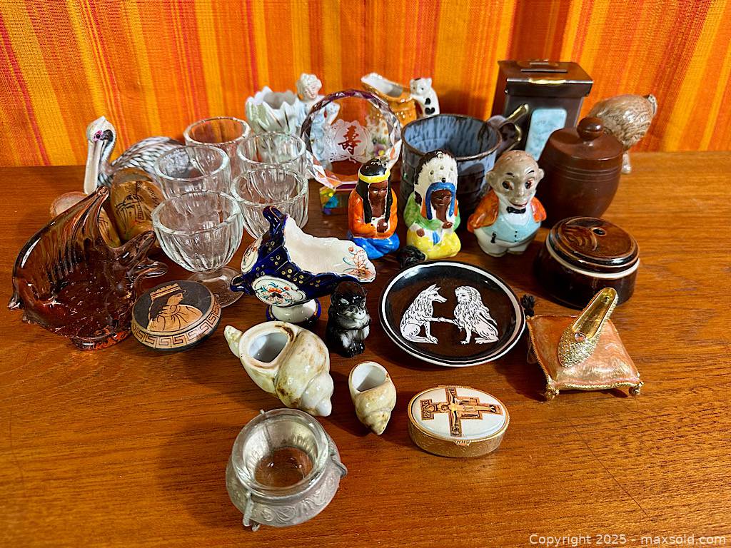 Vintage and antique small china & glass lot | Maxsold