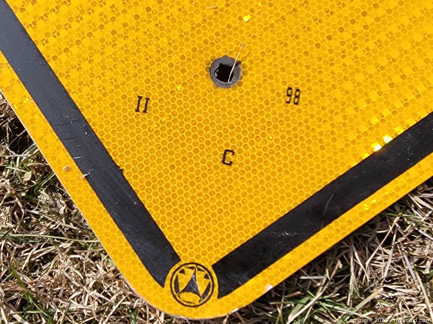 Retired horse & buggy traffic sign 30" x 30" | Maxsold