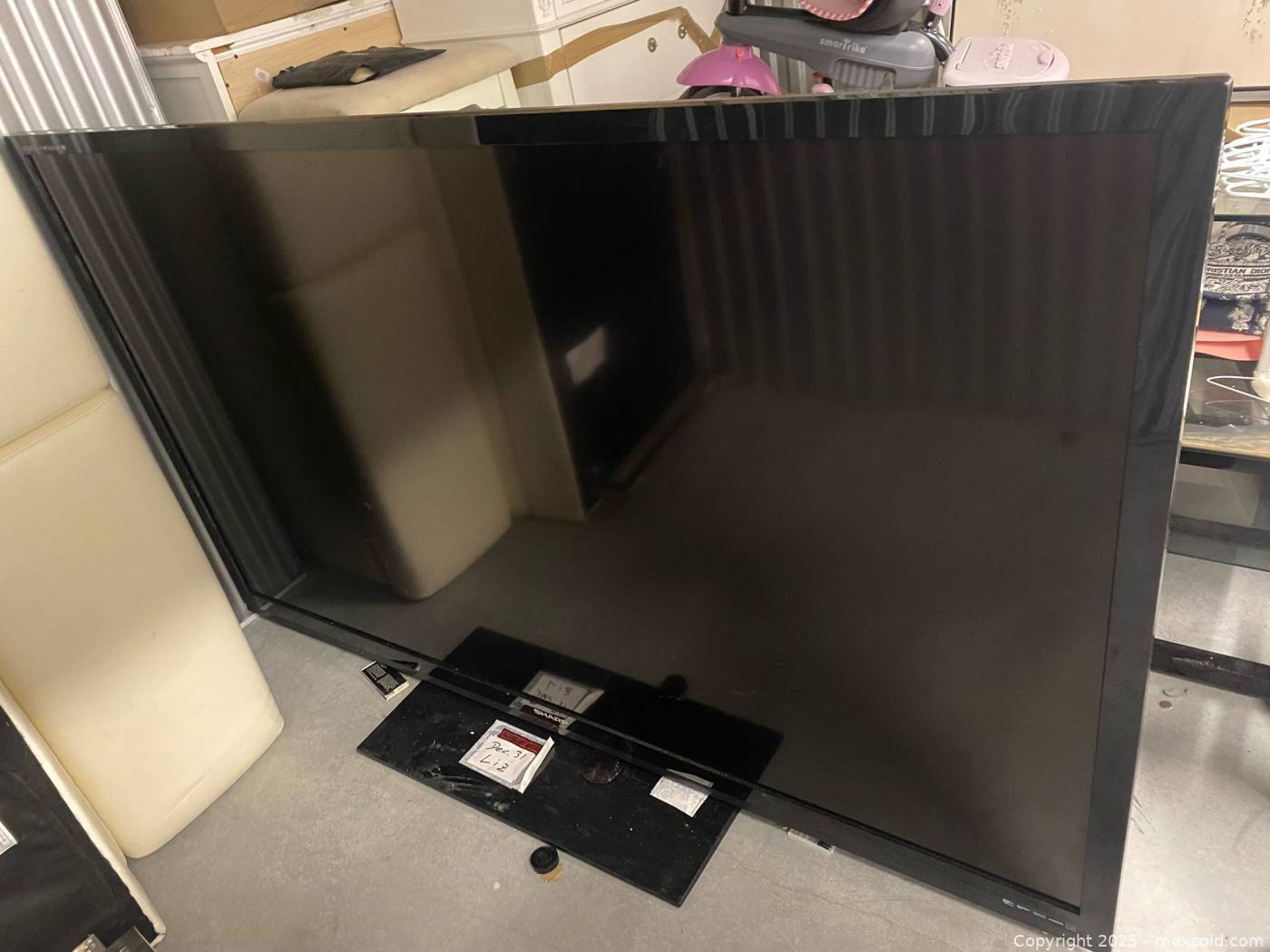 Sharp 80" Aquos LC-80LE844U LED Smart TV | Maxsold