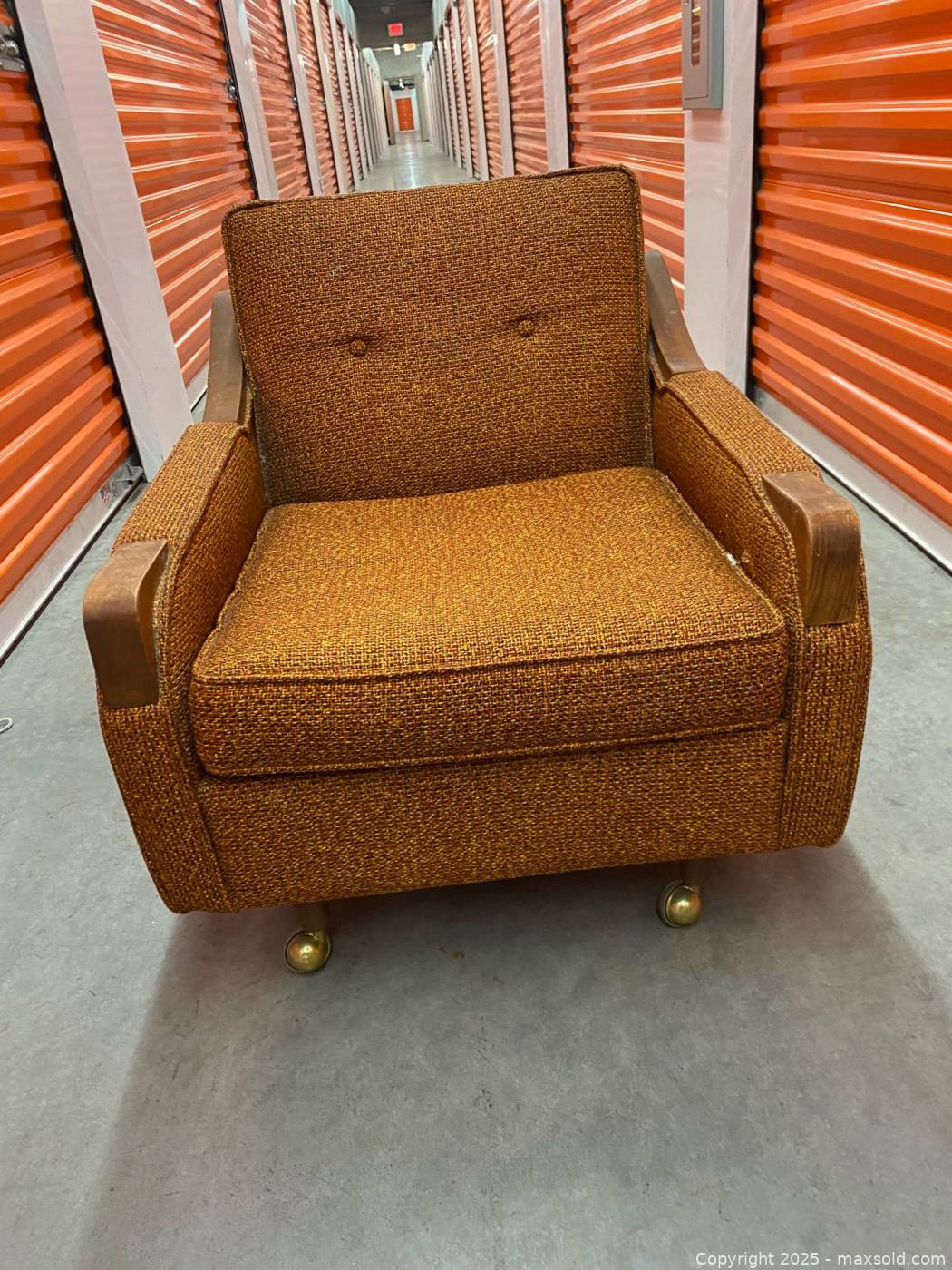 Mid-Century Orange Kroehler Avant Chair | Maxsold