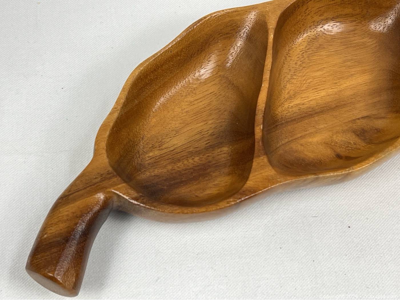 Woods of Hawaii monkey pod leaf bowl and parrot puzzle box | Maxsold