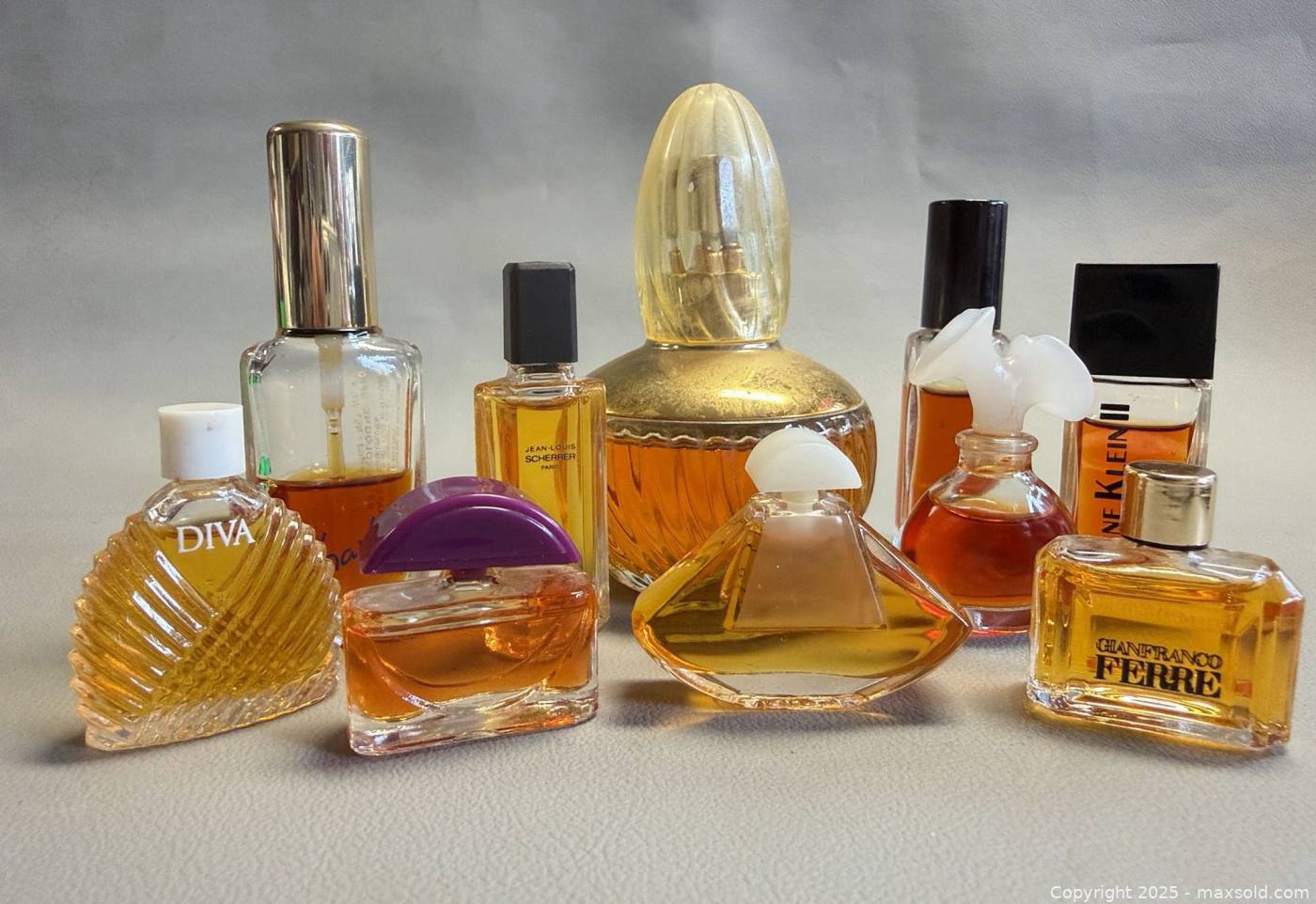 Vintage mini and partial perfume bottles, 10 | Maxsold