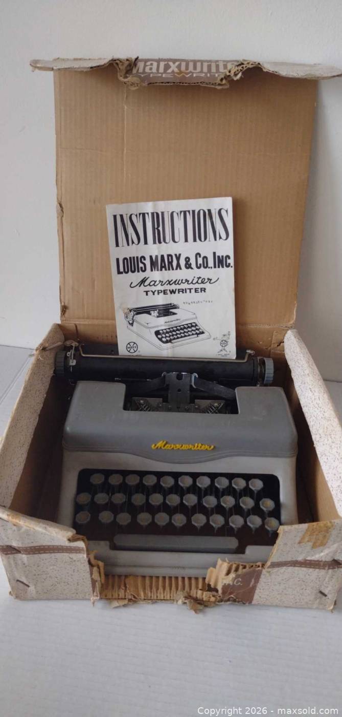 Louis Marx Marxwriter typewriter with box | Maxsold
