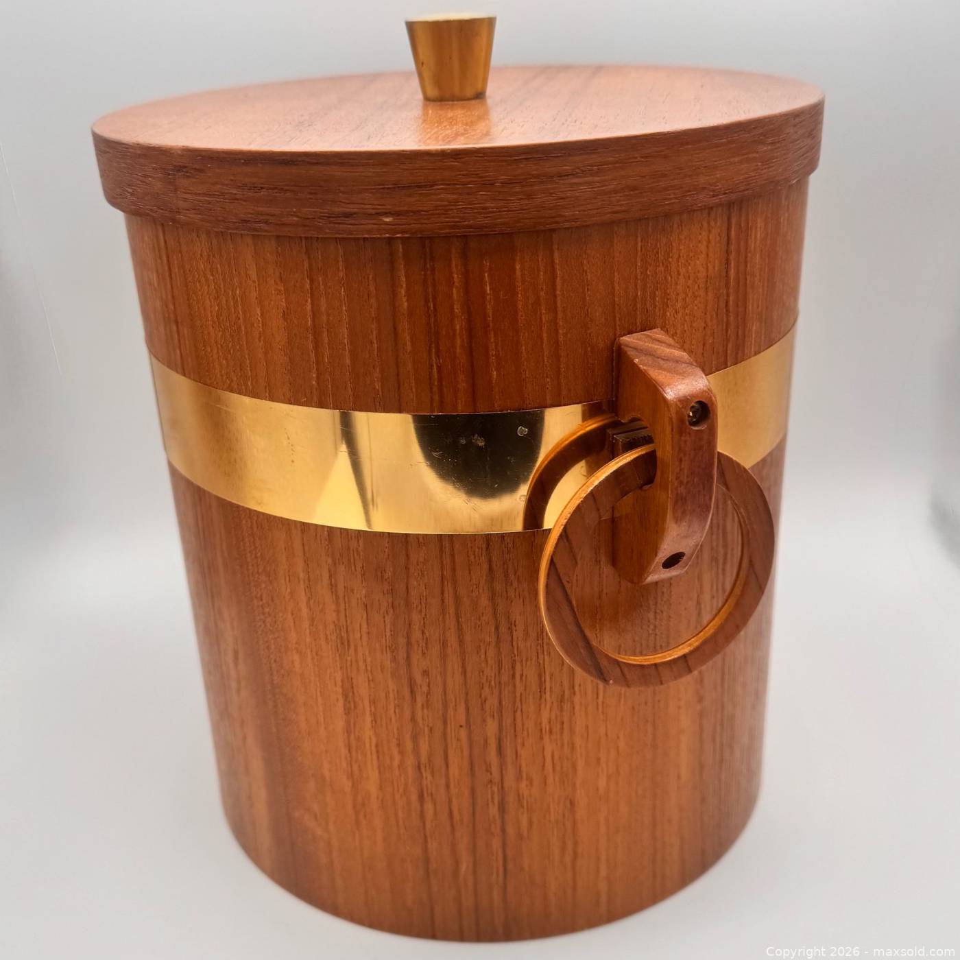 Teak ice bucket with gold-tone band | Maxsold