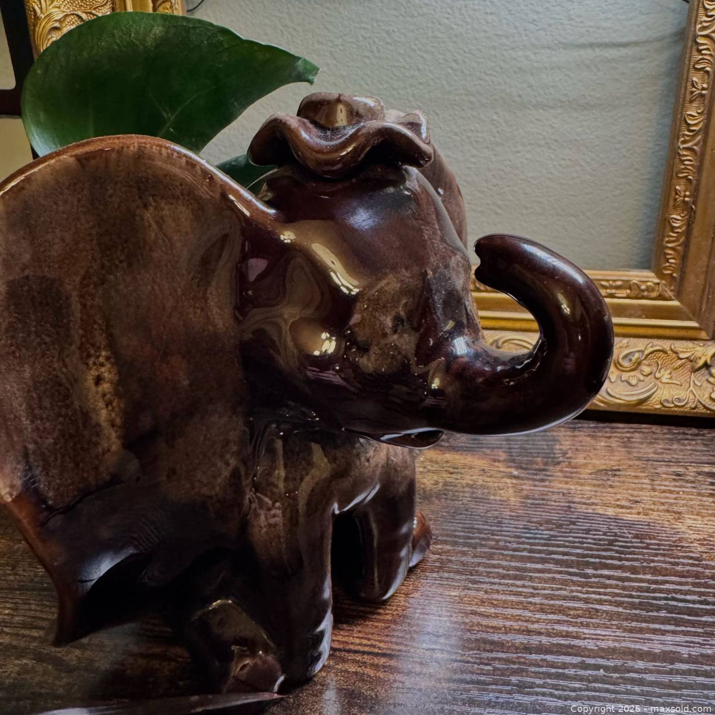 Mountainview Ceramics drip-glaze elephant figurine | Maxsold